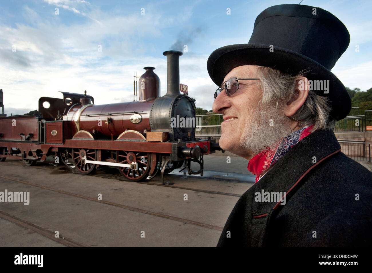 Railway uniform hi-res stock photography and images - Alamy