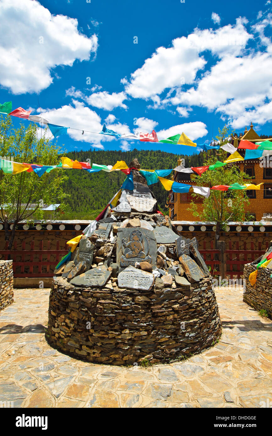 Chinese community religious monument at Songzanlin Monastery, Yunnan ...
