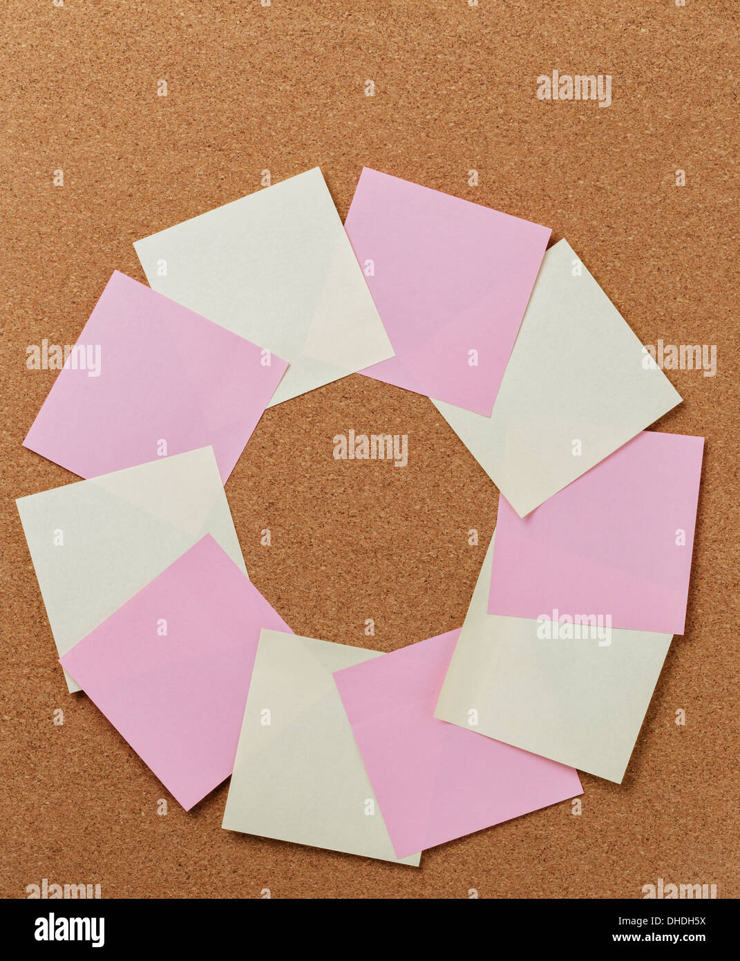 Circle pink post it note hi-res stock photography and images - Alamy