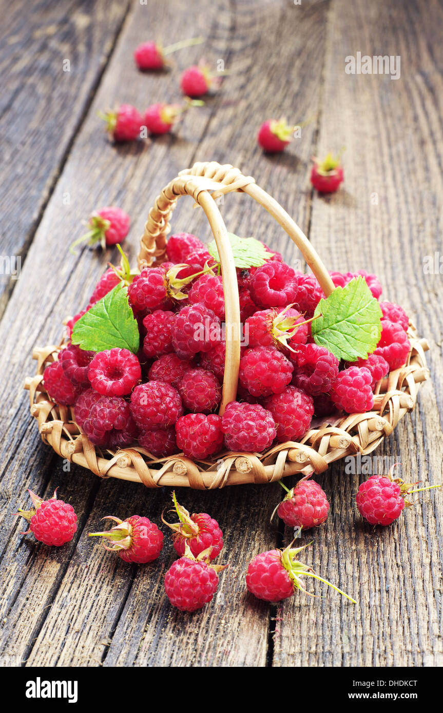 Basket raspberries and fruit hi-res stock photography and images - Alamy