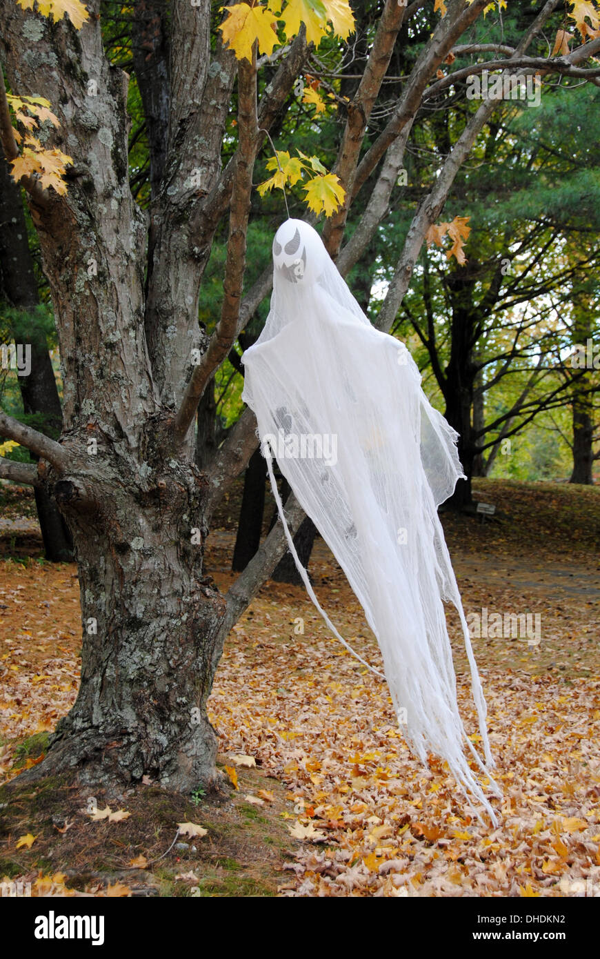 Blowing ghost hi-res stock photography and images - Alamy