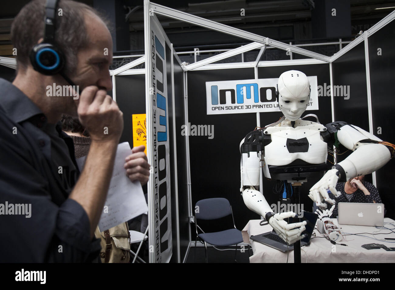 London, UK. 7th Nov, 2013. Open source 3D printed life-size robot by In ...