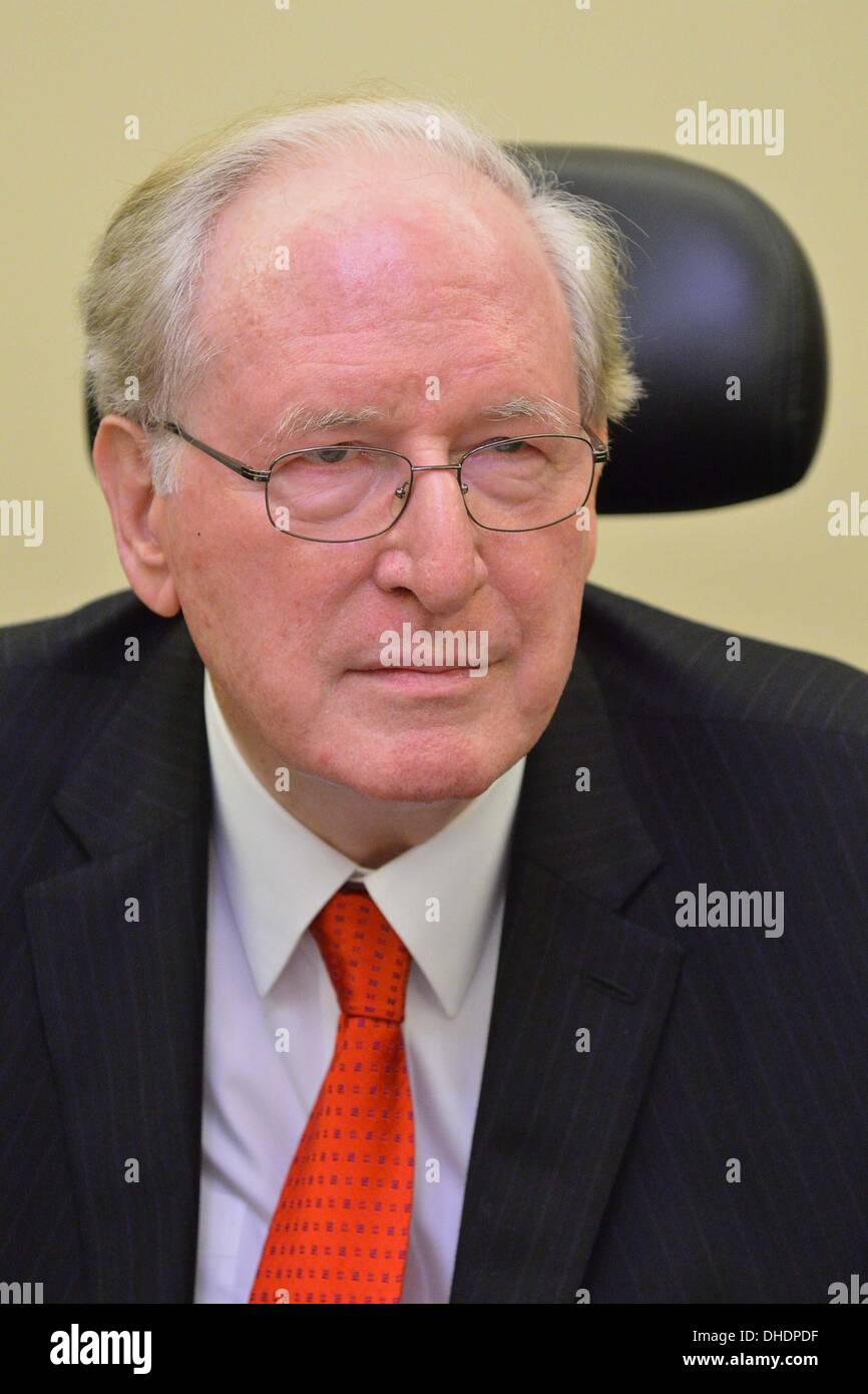 Washington, DC, USA. 6th Nov, 2013. Sen. JOHN ROCKEFELLER, D-WV, chairs ...