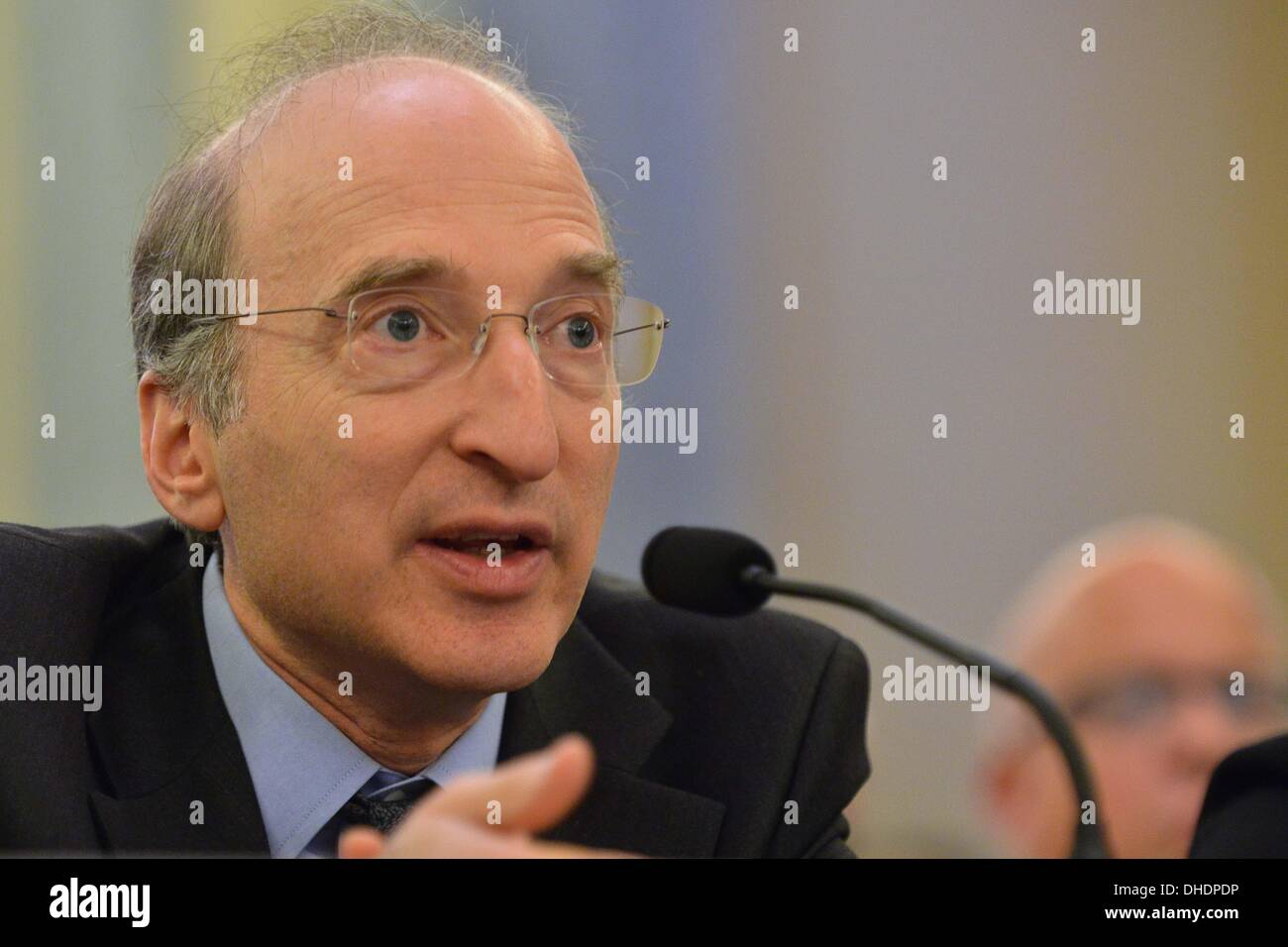 Washington, DC, USA. 6th Nov, 2013. Dr. SAUL PERLMUTTER, a Nobel ...