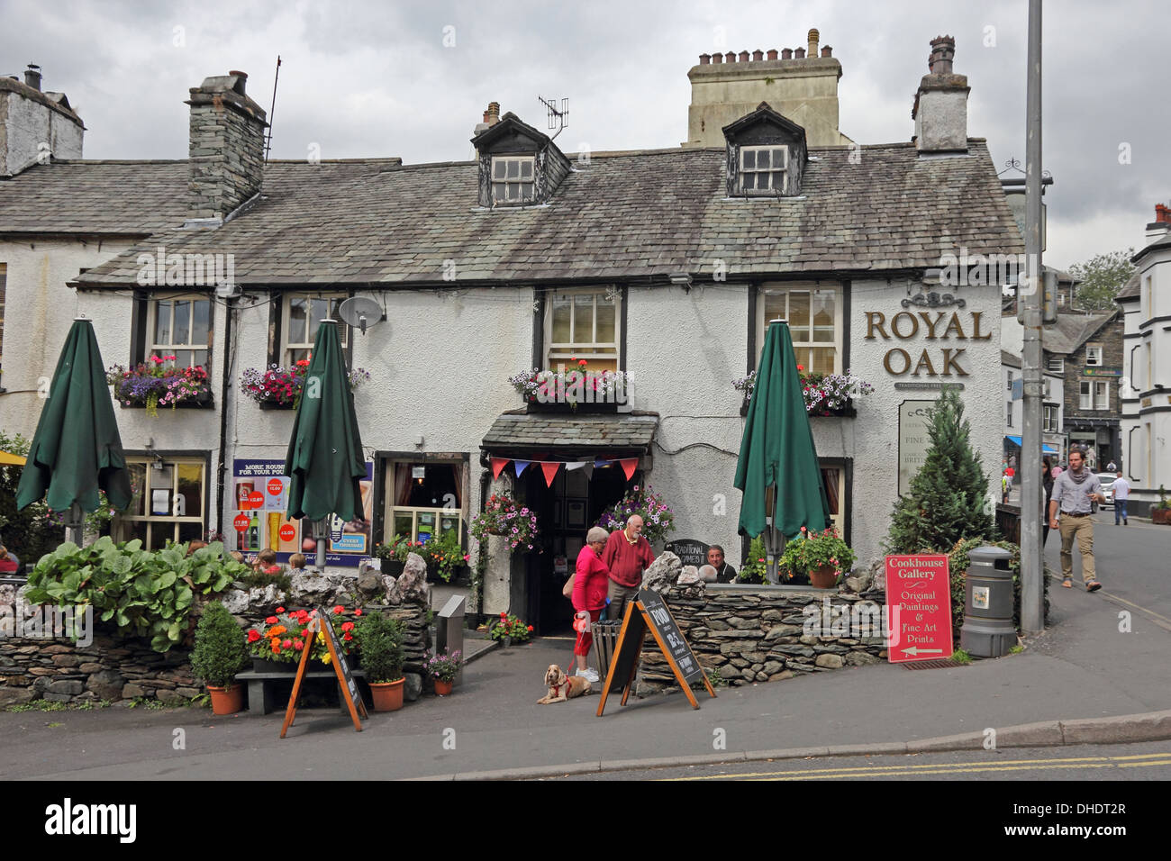 Pub ambleside hi-res stock photography and images - Alamy