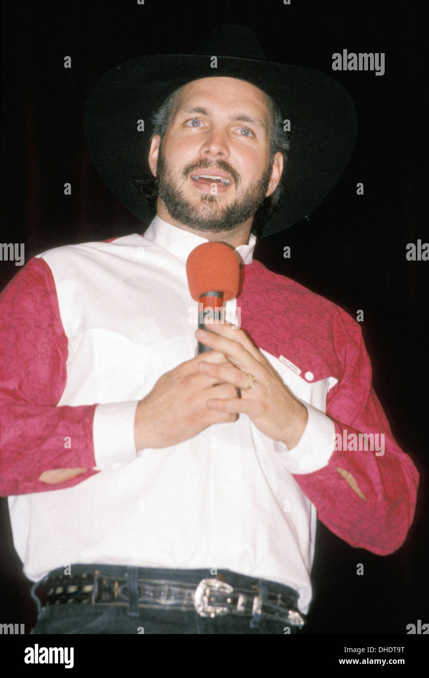 GARTH BROOKS US Country musician in 1992. Photo Jeffrey Mayer Stock ...