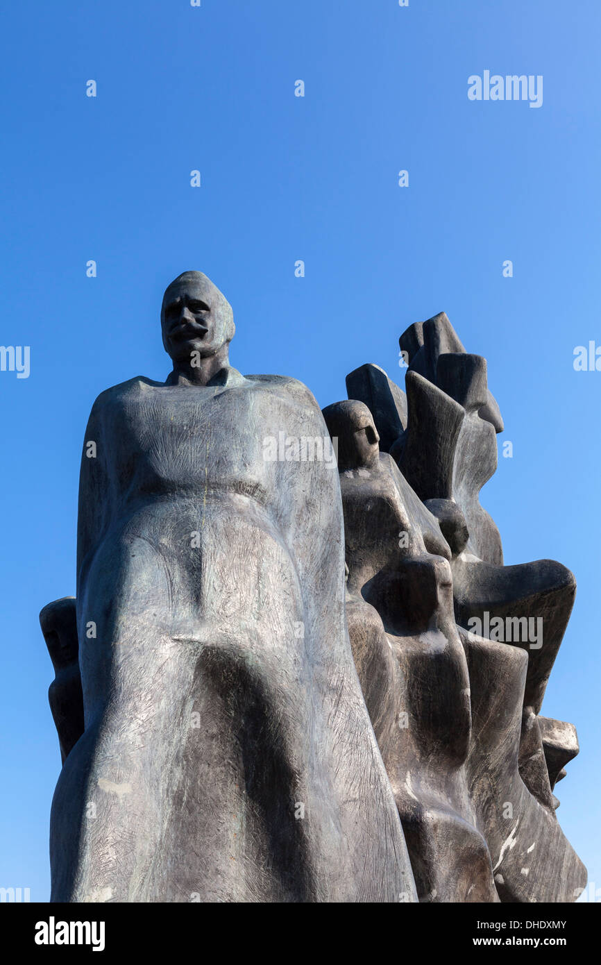 Sculpture commemorating fallen soldiers at the Yugoslav Front, Memorial ...