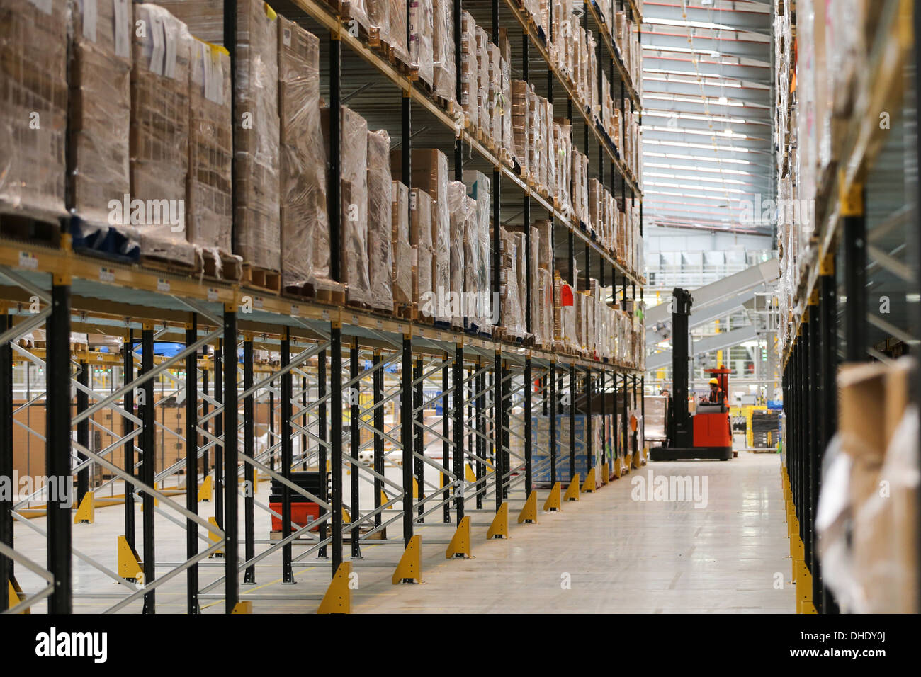Amazon fulfilment centre (warehouse) in Peterborough Cambridgeshire ...