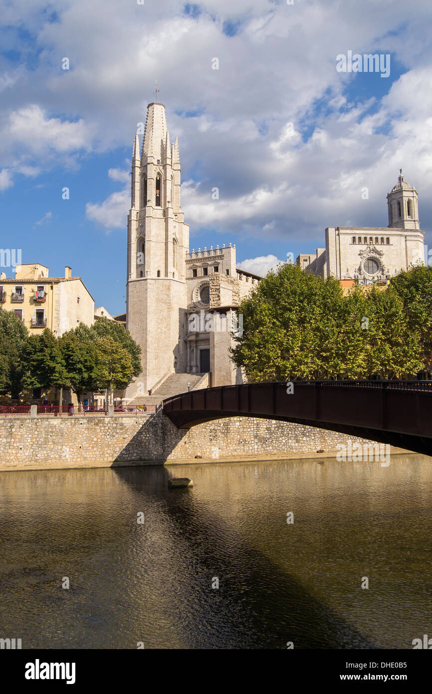 Girona and Onyar river Stock Photo - Alamy