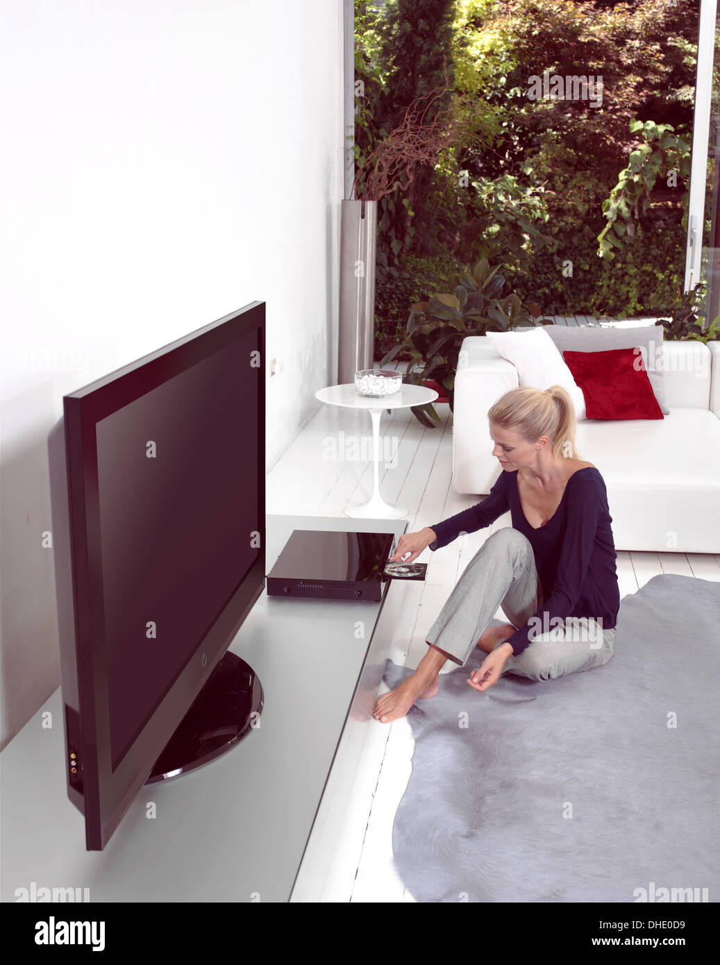 Woman compact room hi-res stock photography and images - Alamy