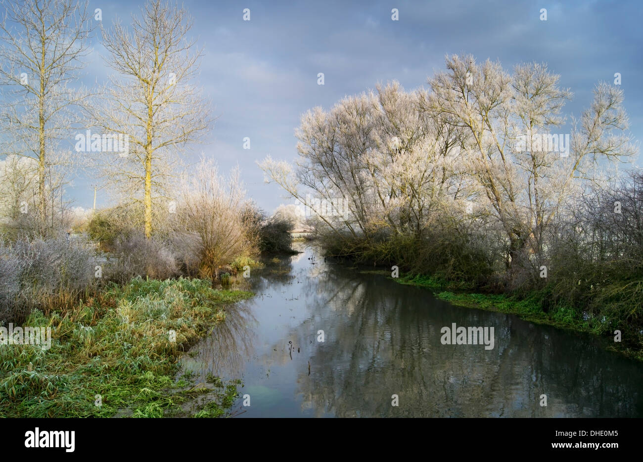 Thames head hi-res stock photography and images - Alamy