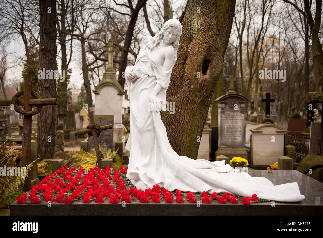 Dancing lady statue hi-res stock photography and images - Alamy