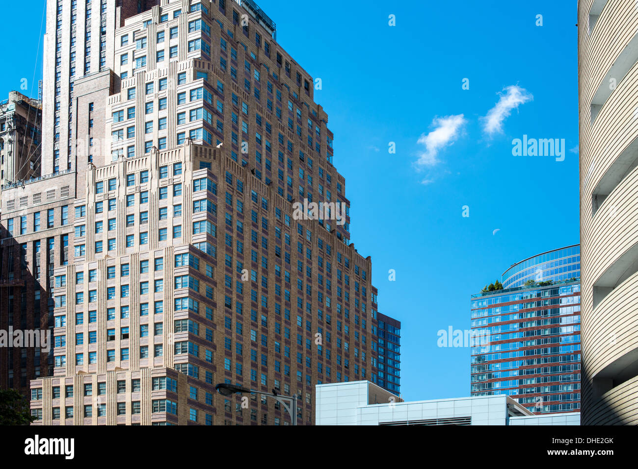 Impressive Manhatten buildings as seen from upwards from the streets ...