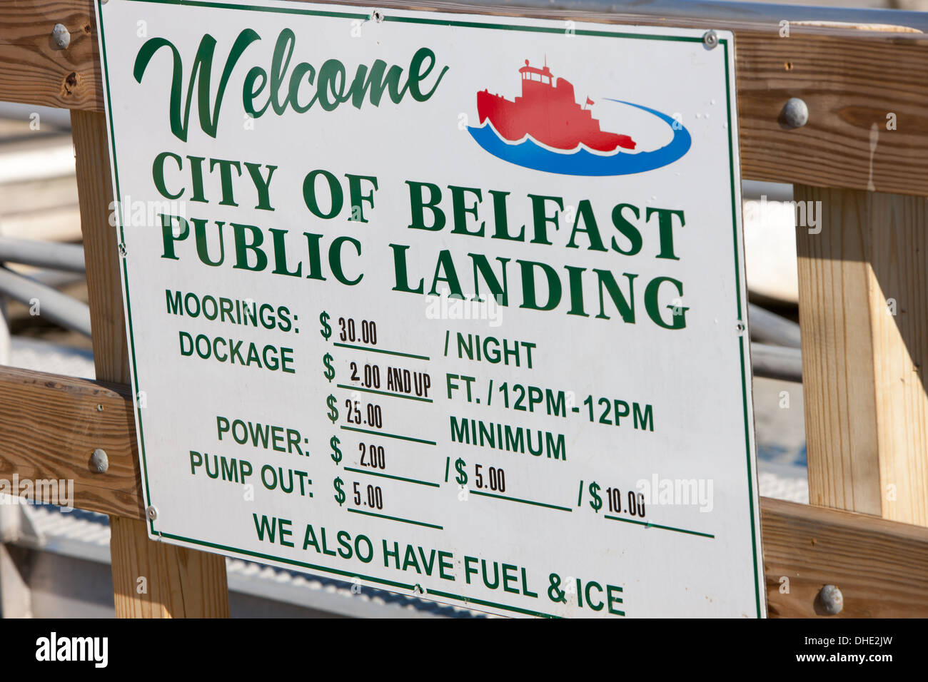 Landing sign hi-res stock photography and images - Alamy