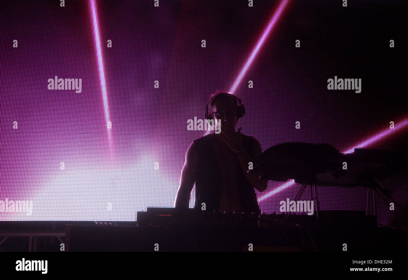 Rhythm arrange hi-res stock photography and images - Alamy