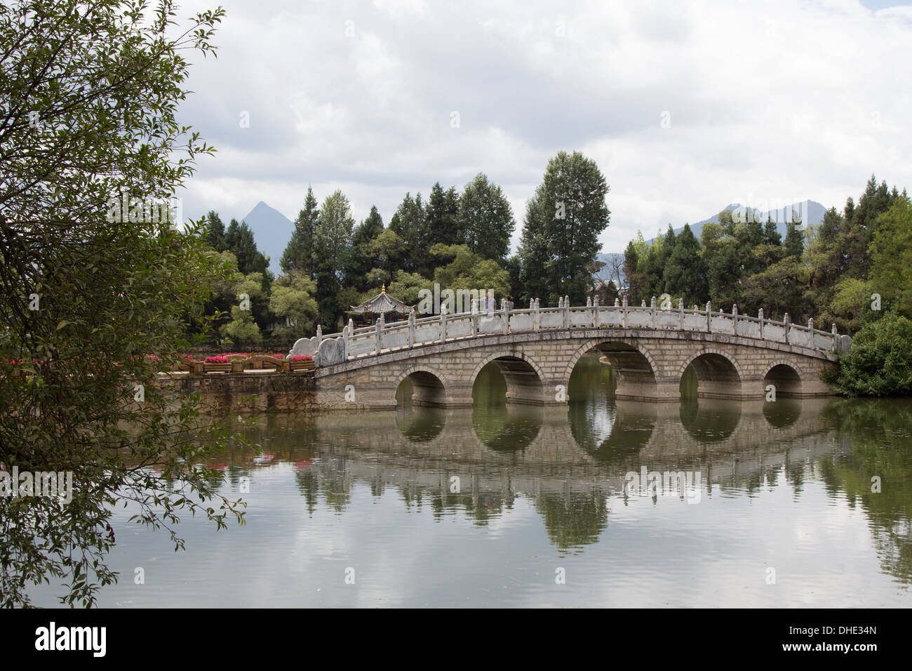 Black dragon pool jade spring park hi-res stock photography and images ...