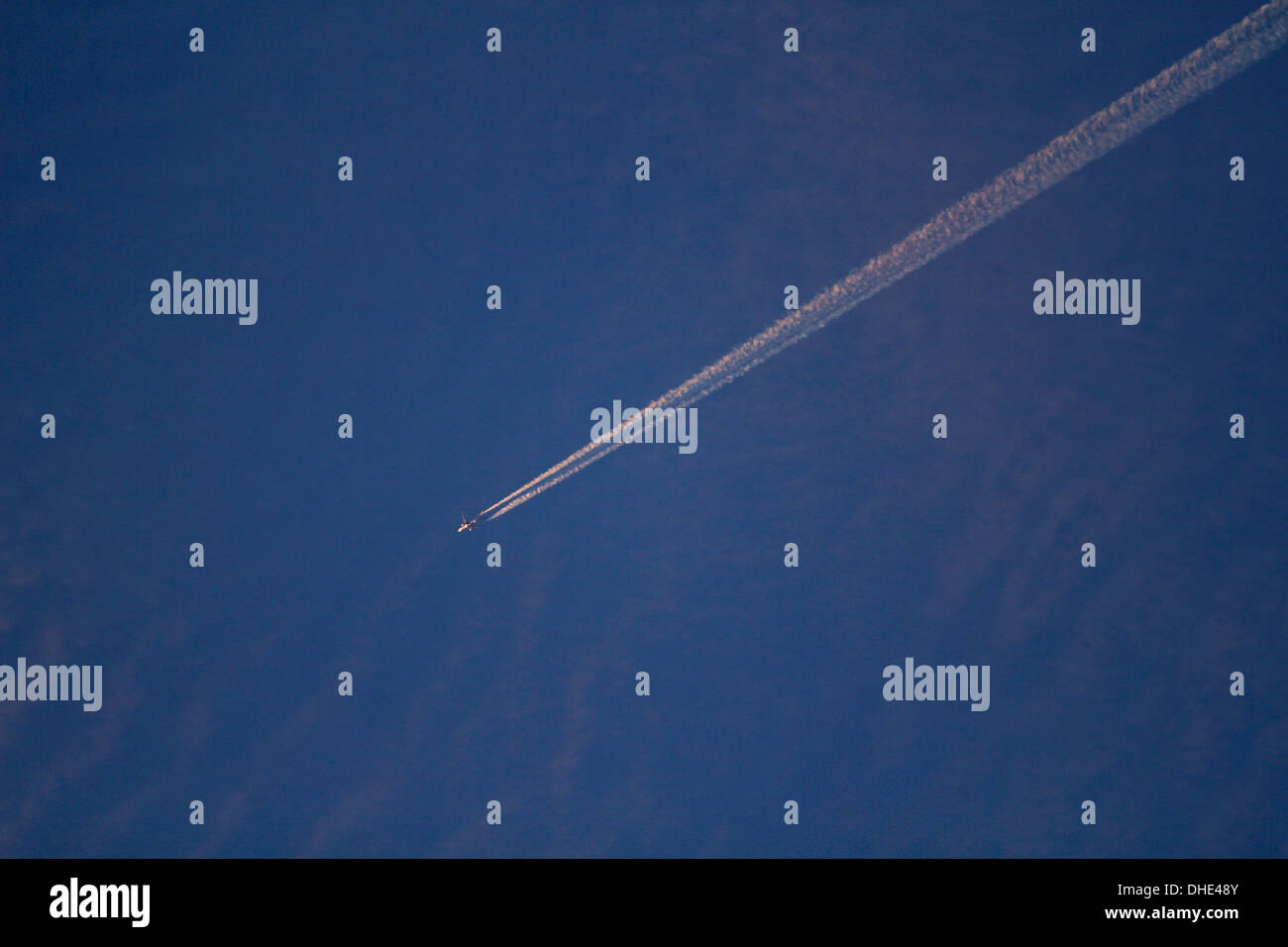 Airliner and contrail or condensed vapor track trail seen on Palma de ...