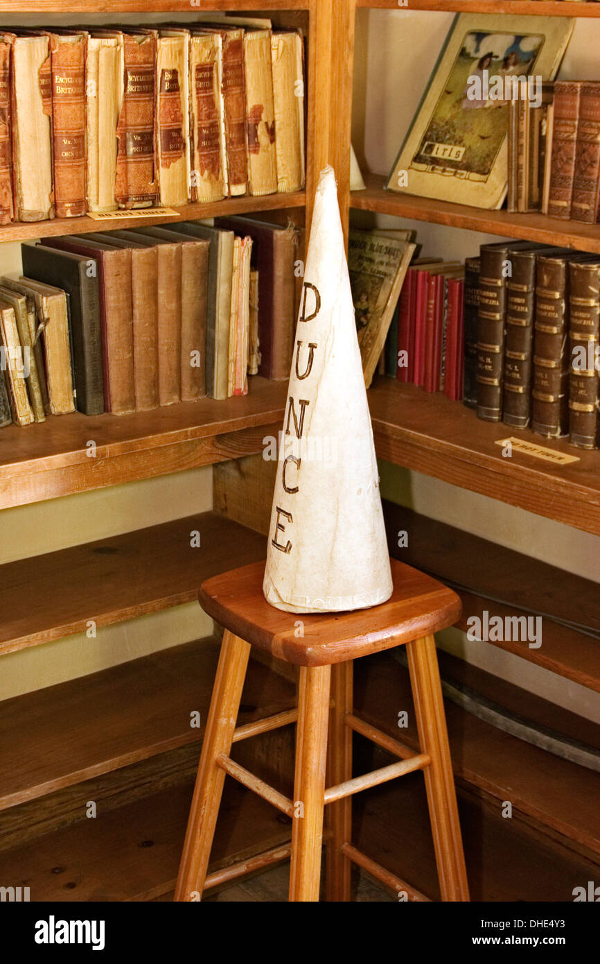 Dunce cap hi-res stock photography and images - Alamy