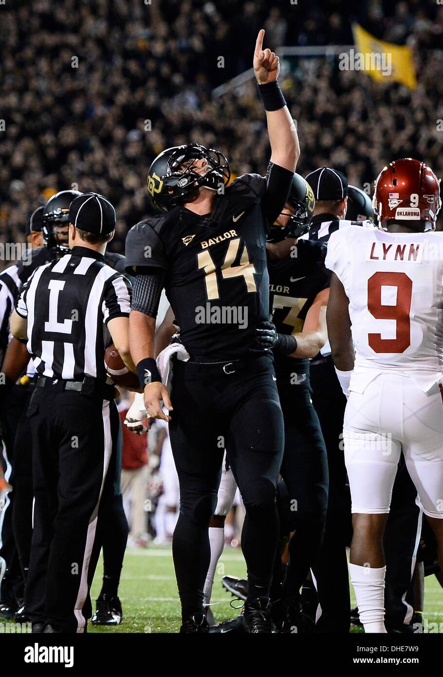 Waco, TX, USA. 7th Nov, 2013. Baylor Bears quarterback Bryce Petty #14 ...