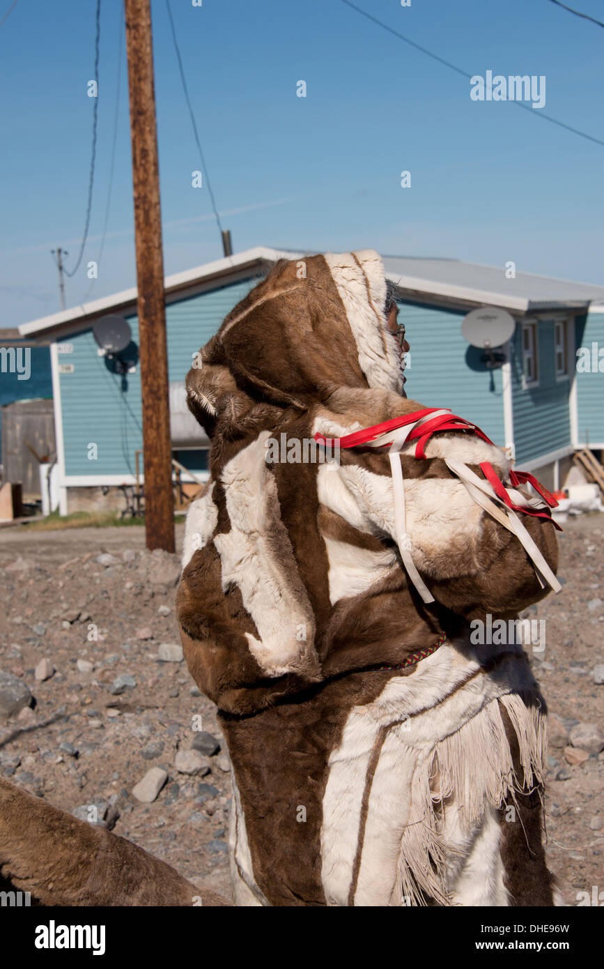 Inuit People Arctic Attire Stock Photos & Inuit People Arctic Attire ...