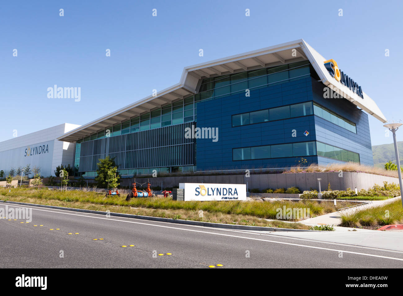 Solyndra headquarters building - Freemont, California USA Stock Photo ...