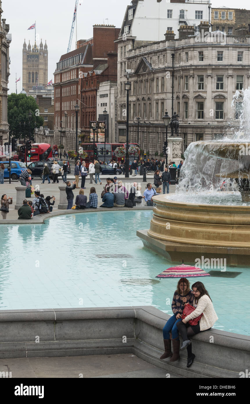 Trafalgar square fountain woman hi-res stock photography and images - Alamy