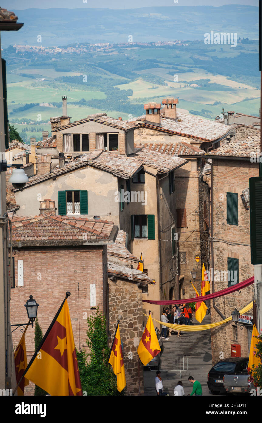 Medieval flags hi-res stock photography and images - Alamy