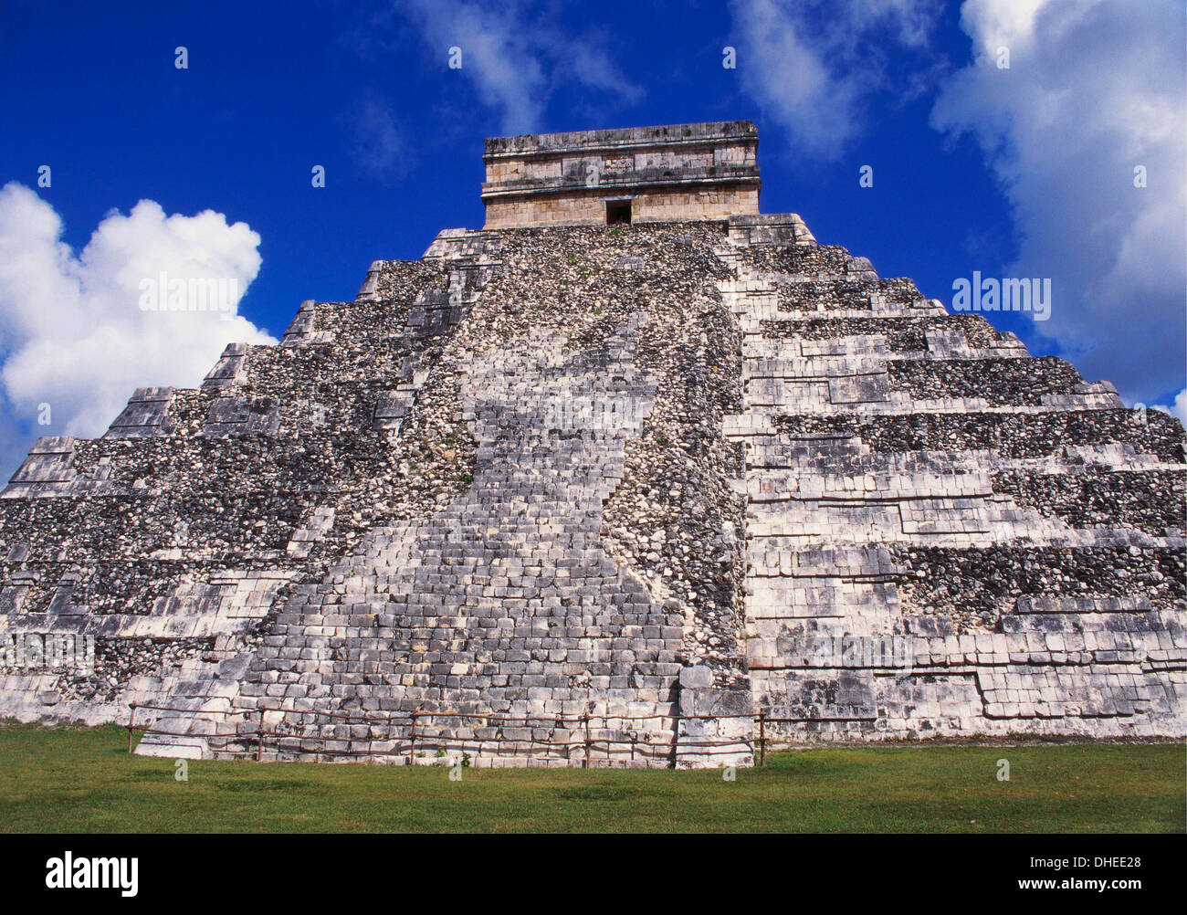 El Castillo, Chichen Itza, Yucatan, Mexico Stock Photo - Alamy