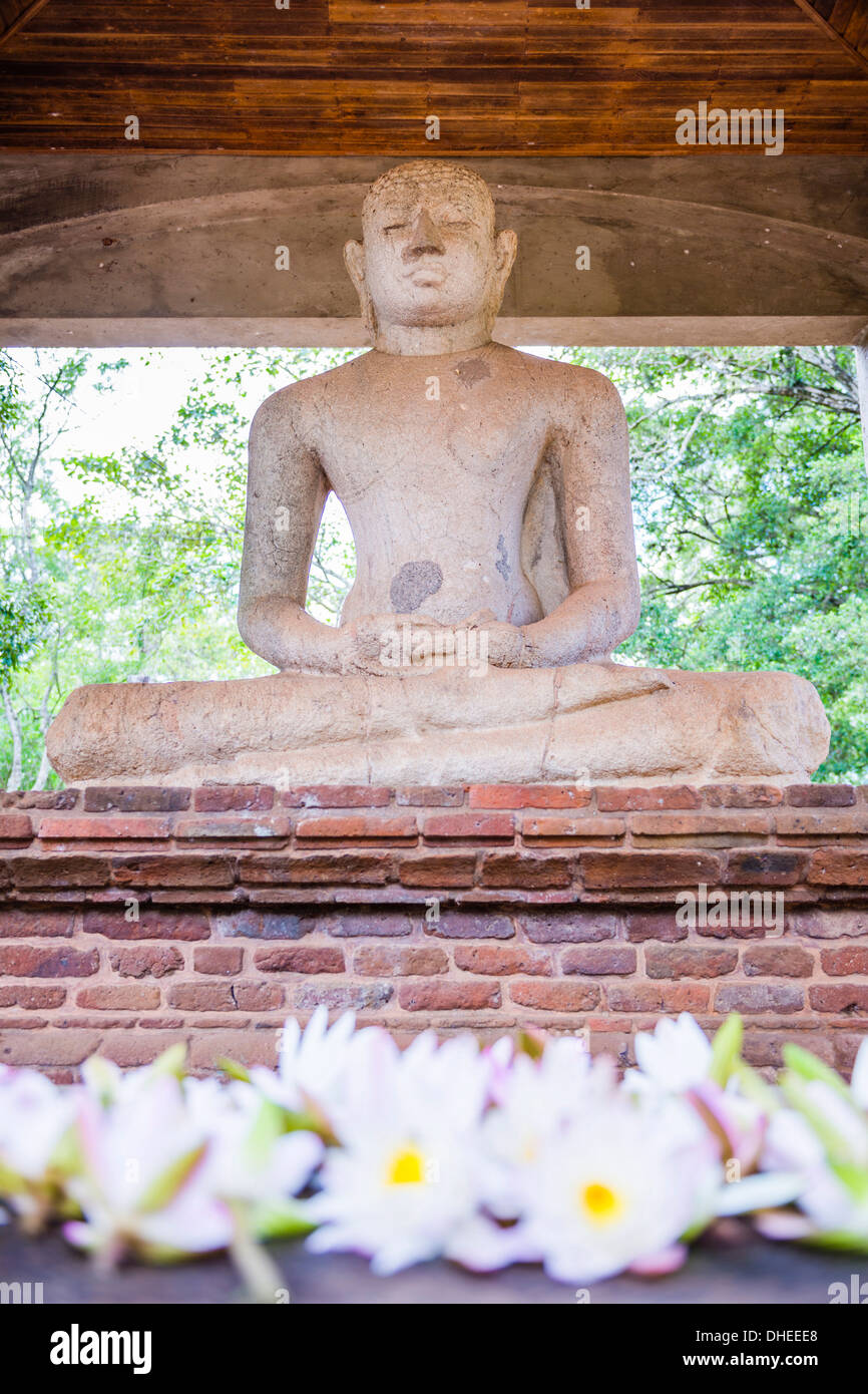 Samadhi buddha statue hi-res stock photography and images - Alamy
