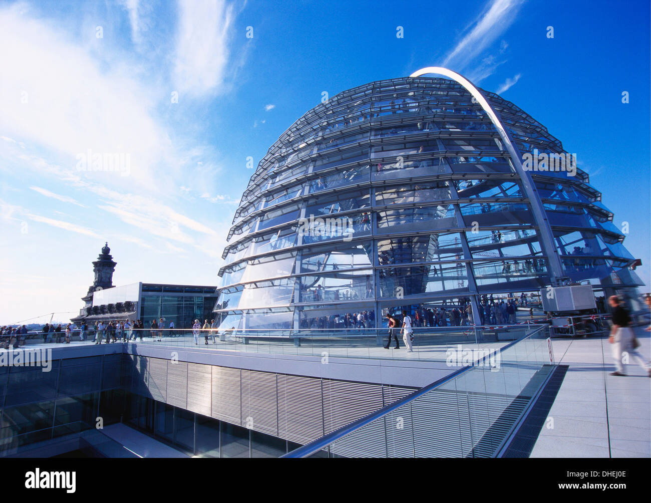 Modern dome buidling hi-res stock photography and images - Alamy