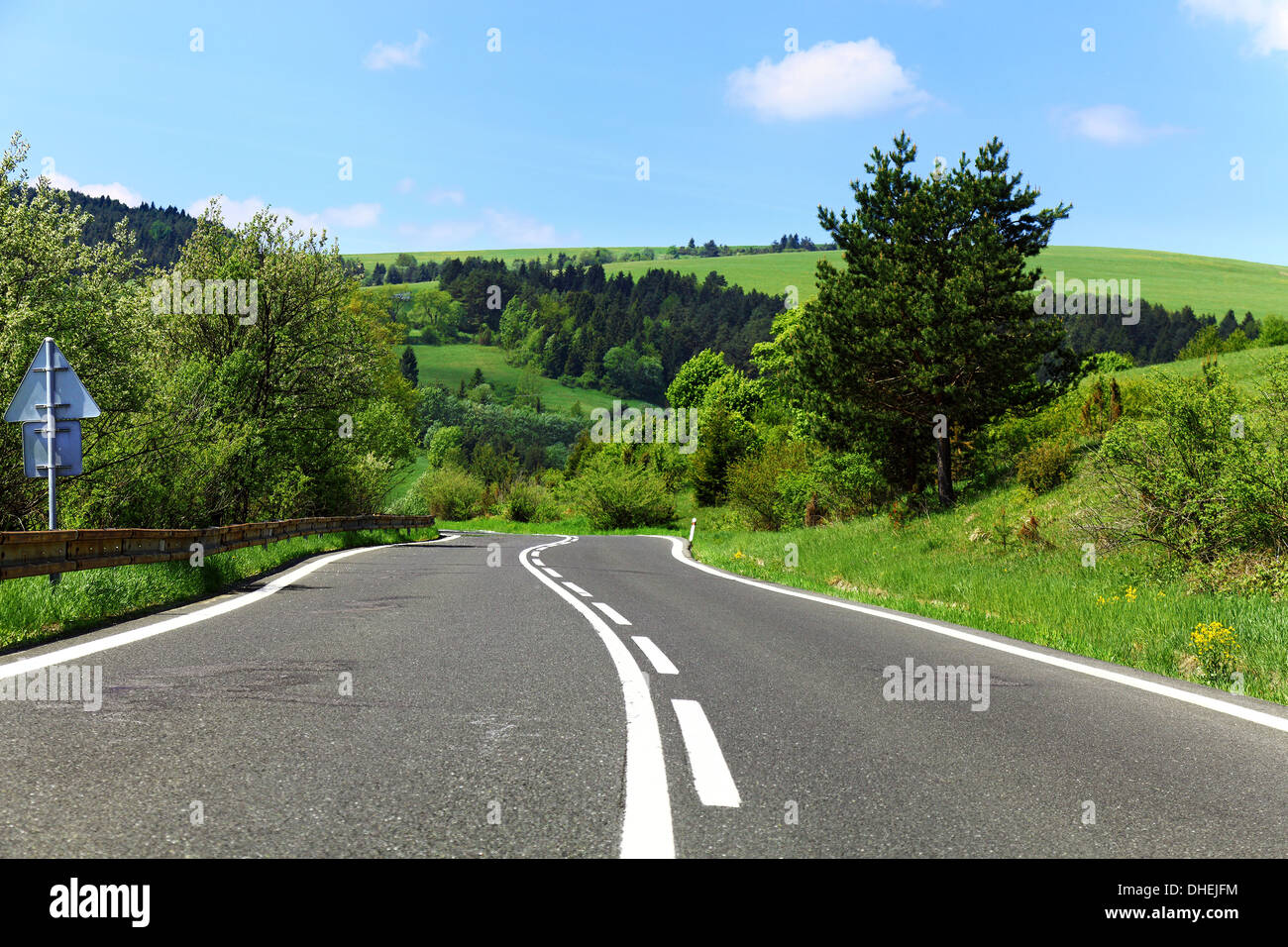 Long winding empty road hi-res stock photography and images - Alamy