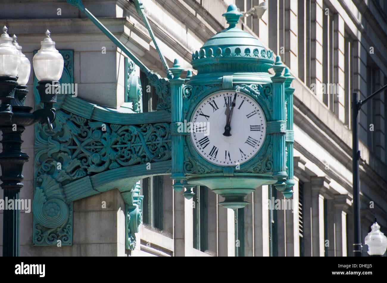 Chicago clock hi-res stock photography and images - Alamy