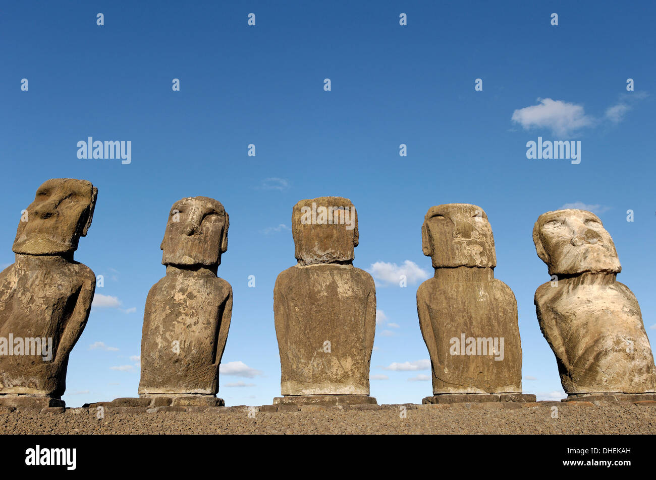 View 15 moai hi-res stock photography and images - Alamy
