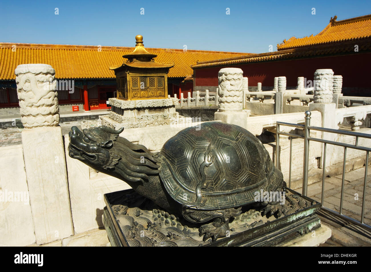 Turtle statue, Zijin Cheng, The Forbidden City Palace Museum, UNESCO ...