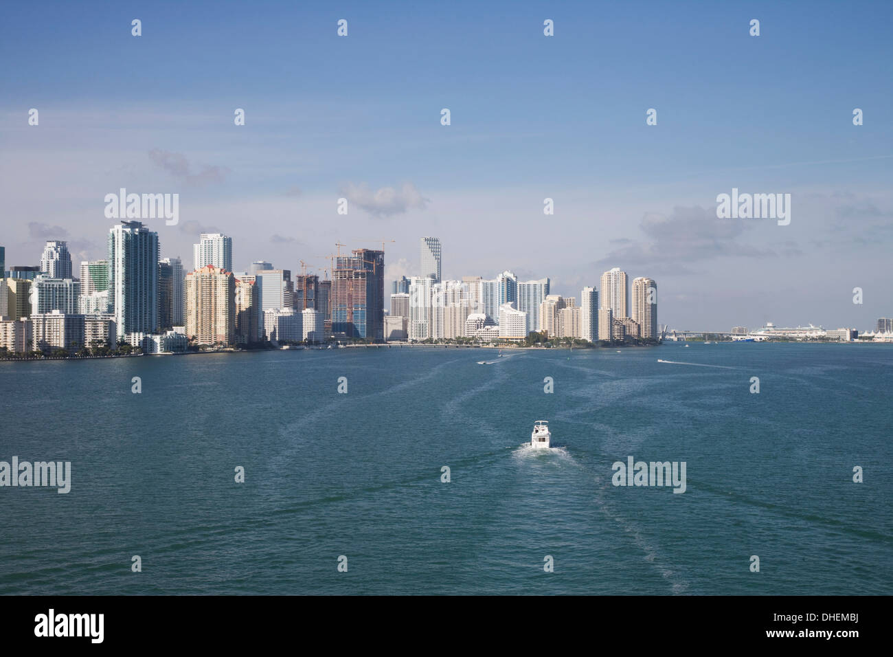 Miami skyline viewed from Rickenbacker causeway, Key Biscayne, Miami ...