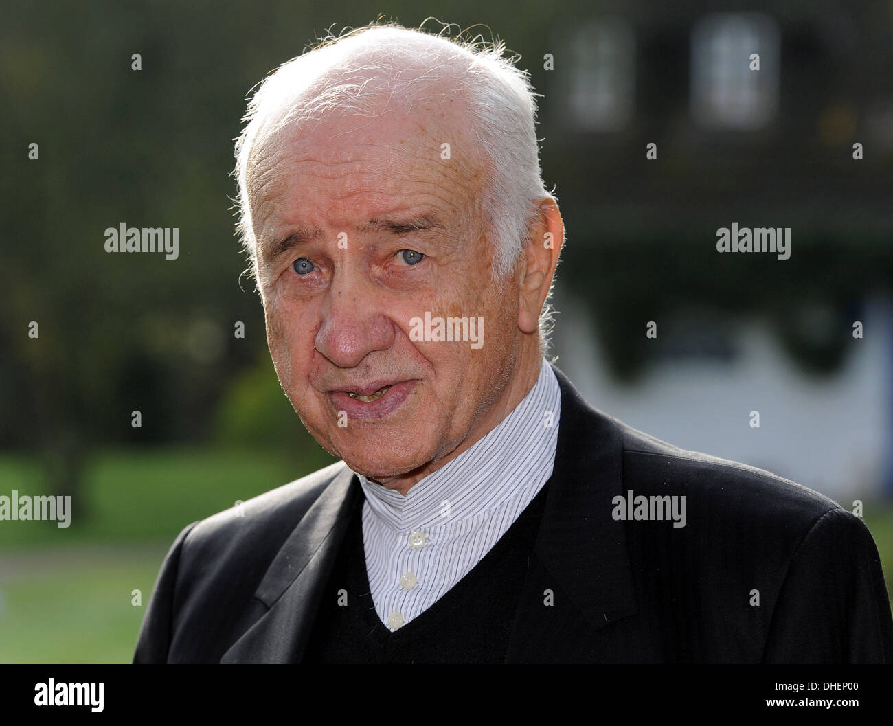 Worpswede, Germany. 08th Nov, 2013. The actor Armin Mueller-Stahl is ...