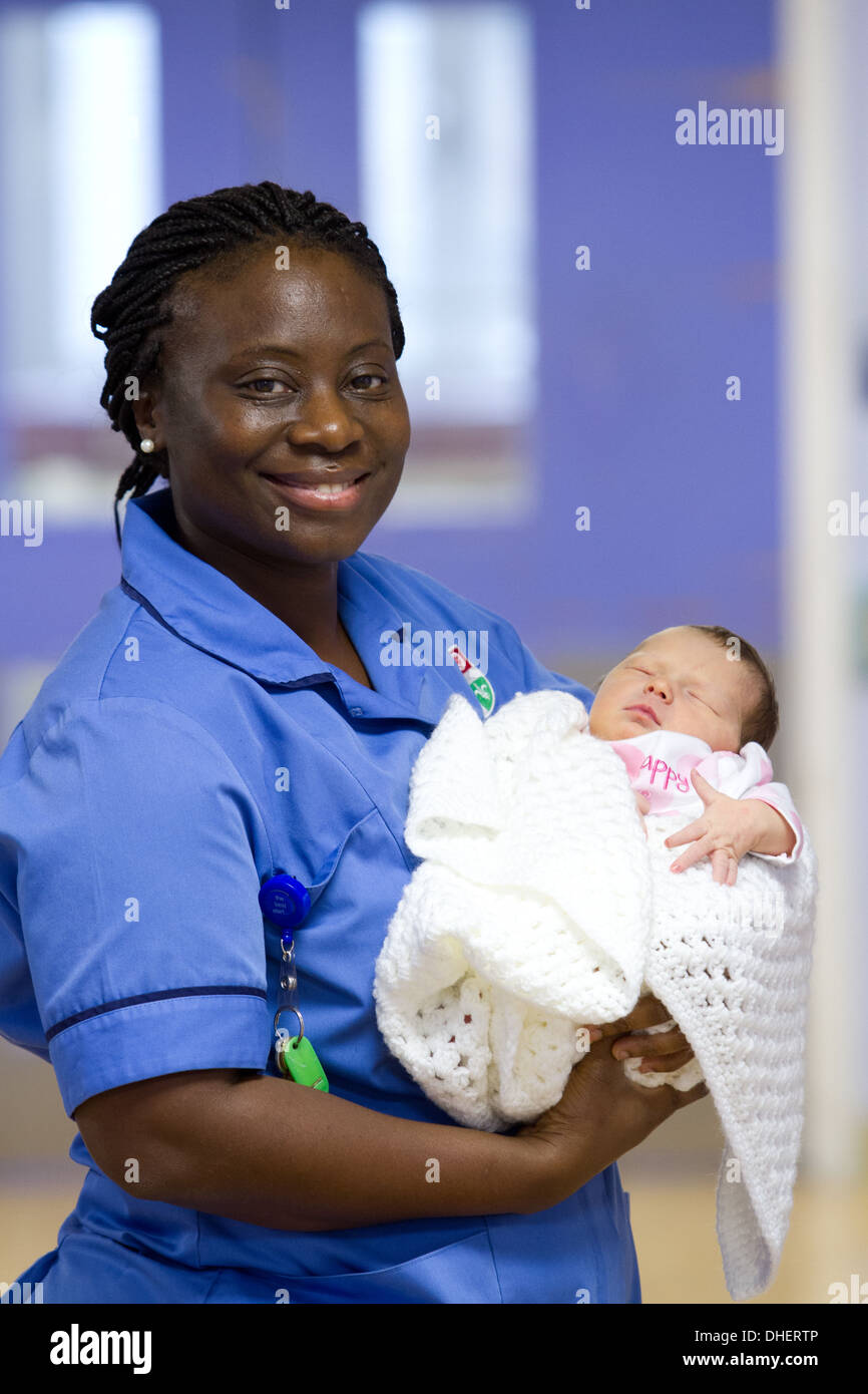 Midwife uk black hi-res stock photography and images - Alamy