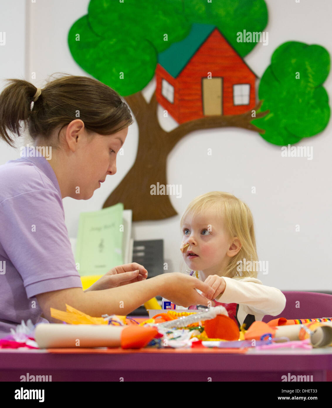 Hospital assistant hi-res stock photography and images - Alamy