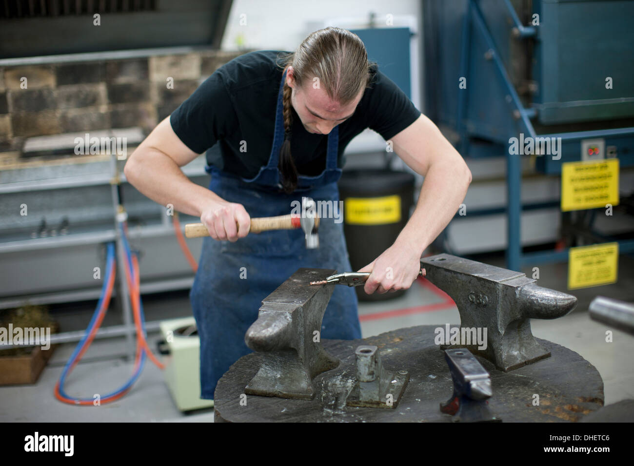 Man with hammer hi-res stock photography and images - Alamy
