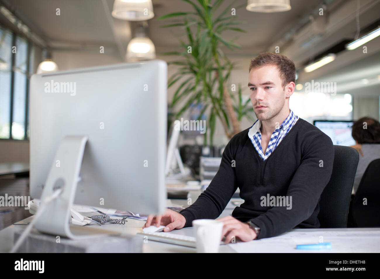 Office informal attire hi-res stock photography and images - Alamy