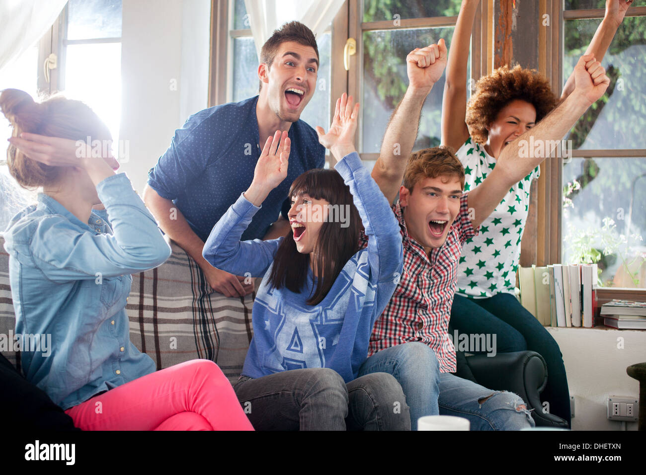 Five friends cheering hi-res stock photography and images - Alamy