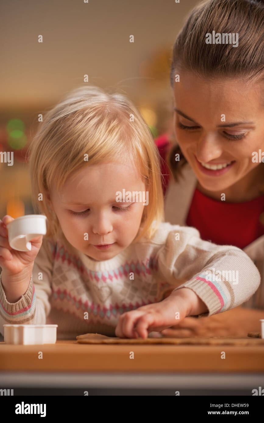 Kid helping other kid hi-res stock photography and images - Alamy