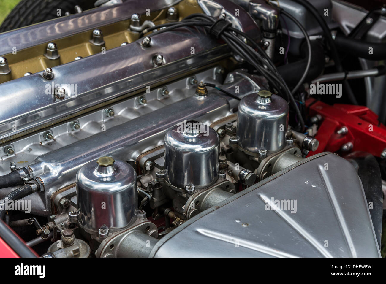 Classic car engine hi-res stock photography and images - Alamy