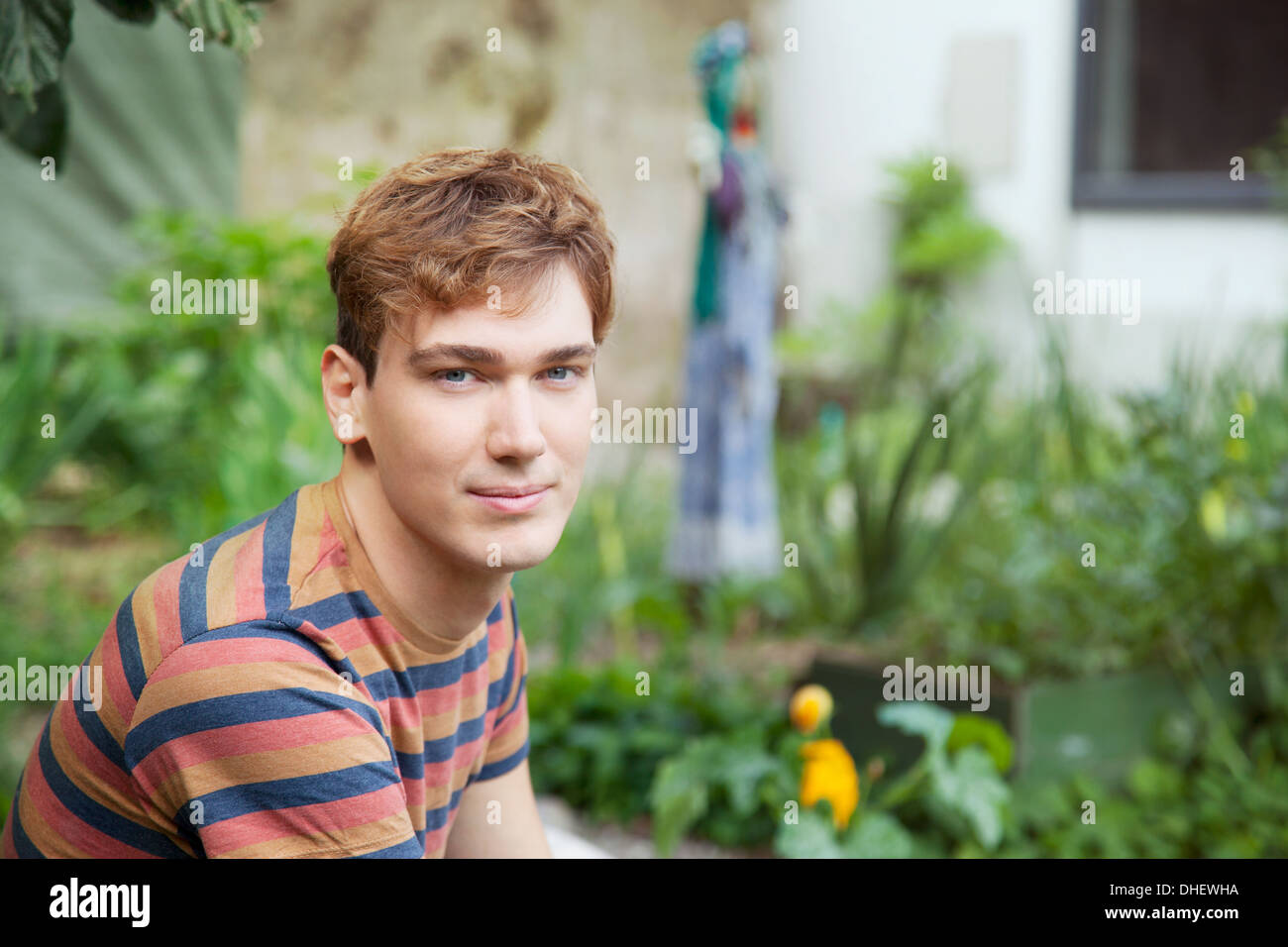 Man looking up camera top angle hi-res stock photography and images - Alamy