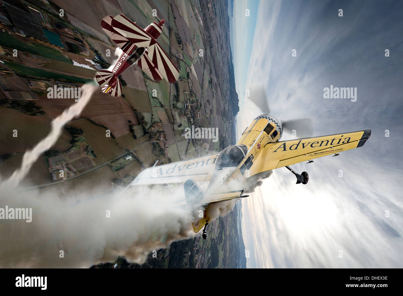 Aircraft acrobats hi-res stock photography and images - Alamy
