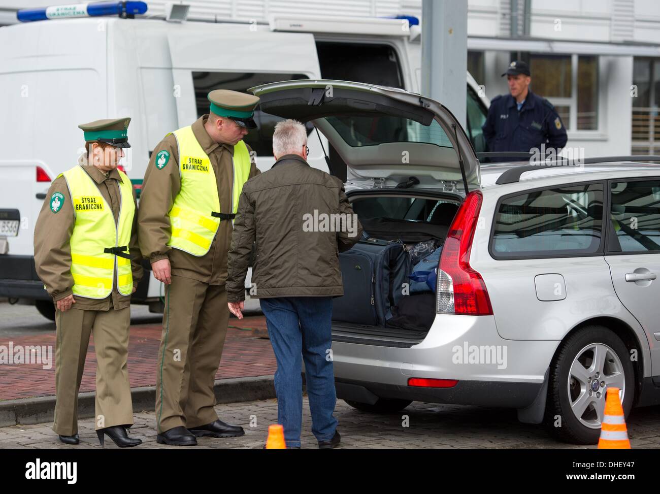Swiecko, Poland. 08th Nov, 2013. Polish border guards examine a car at ...