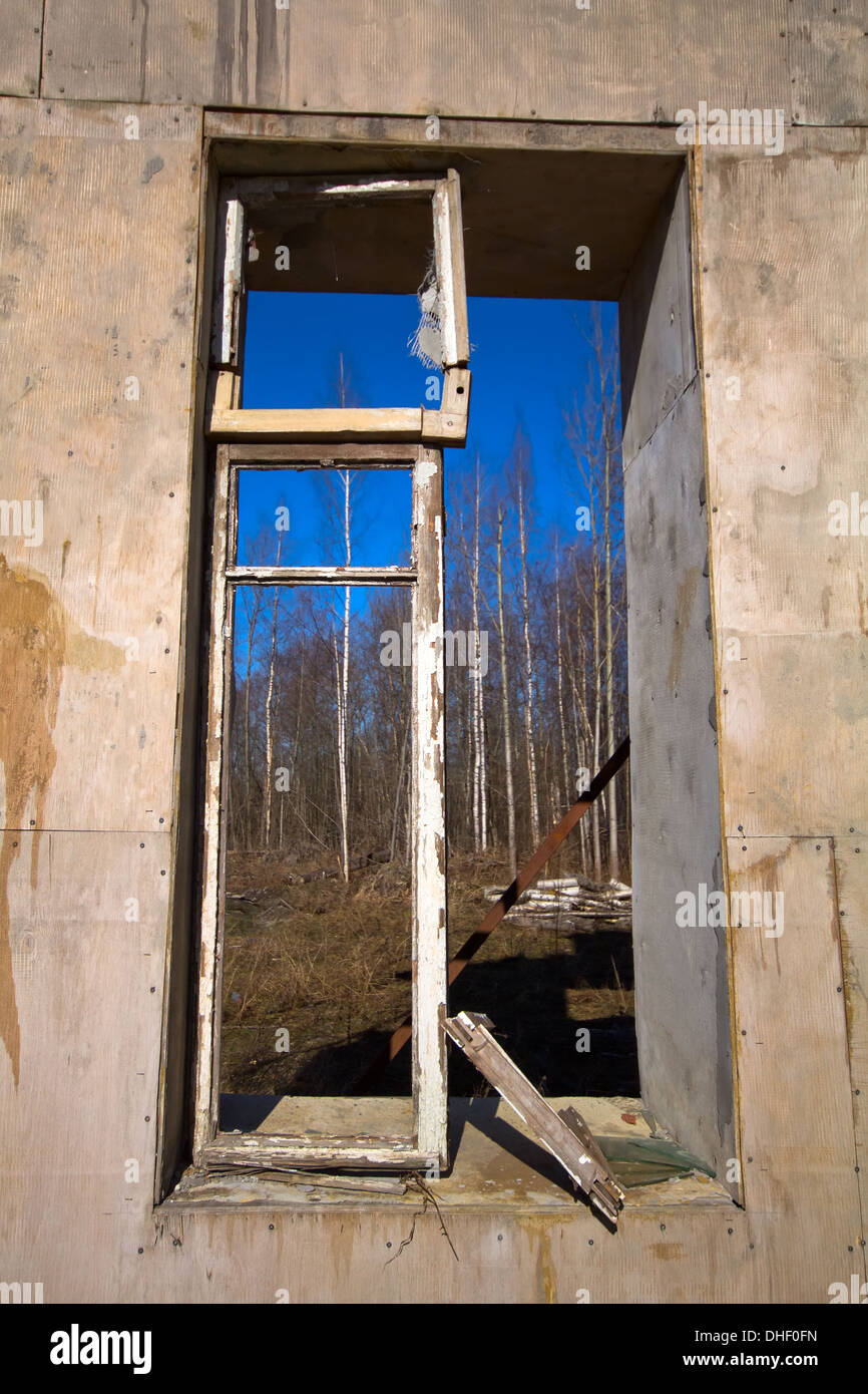 Broken home window exterior hi-res stock photography and images - Alamy