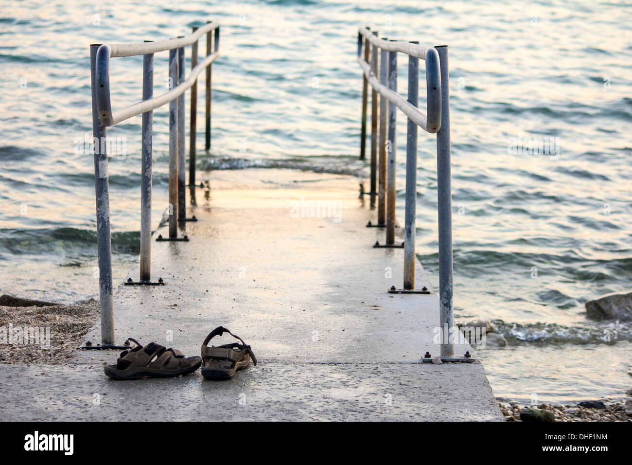 Accessible wheelchair ramp sea hi-res stock photography and images - Alamy