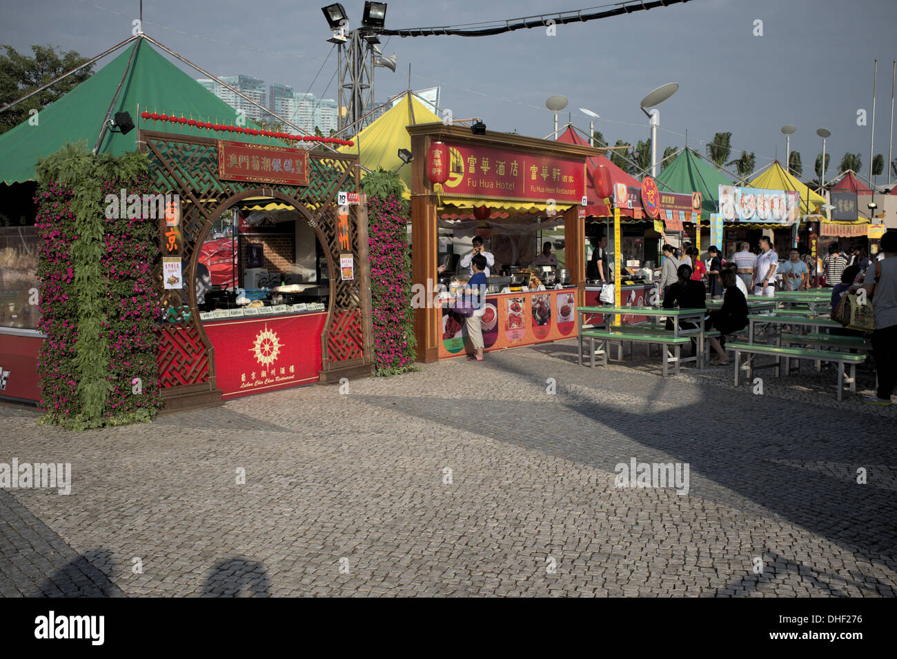 Food booths hi-res stock photography and images - Alamy