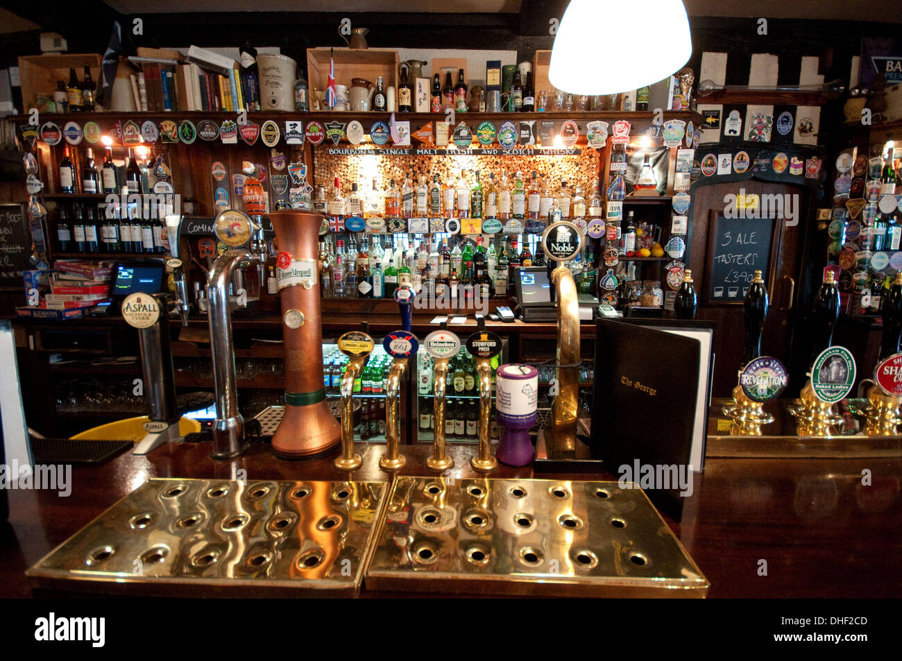 England, London, Pub in Fleet Street, Old Half-timbered House, Built in ...